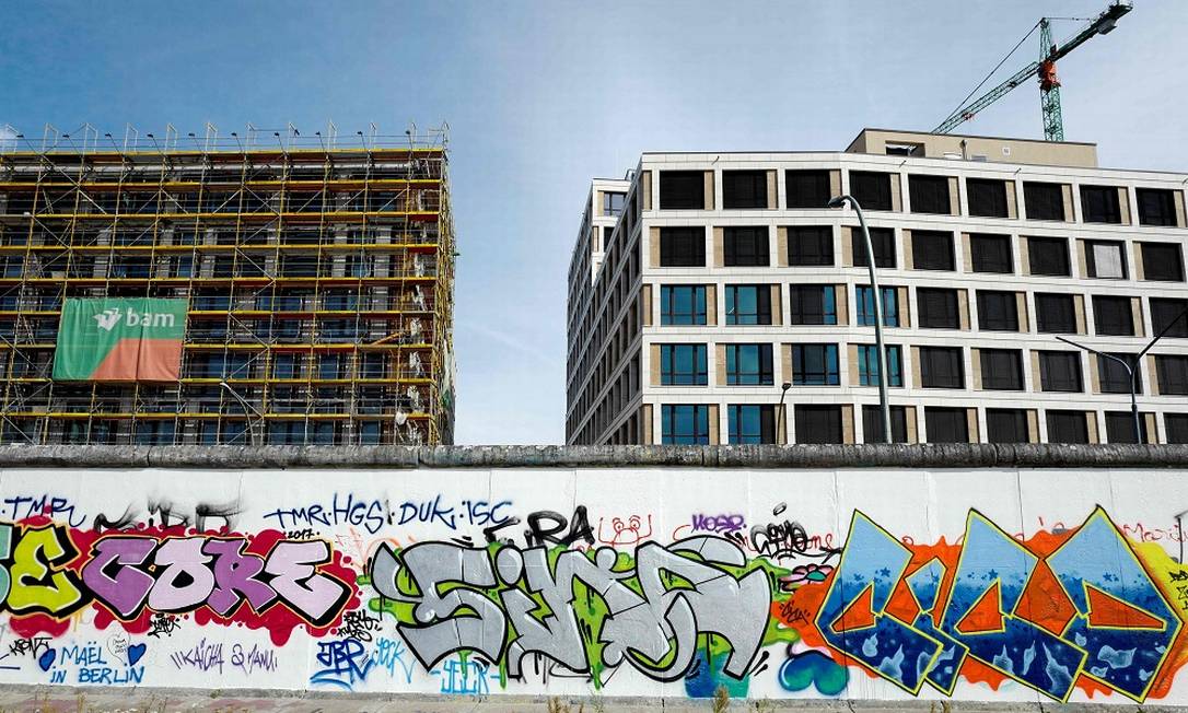 Conheça a arte e os empreendimentos que dão vida ao entorno do Muro de ...