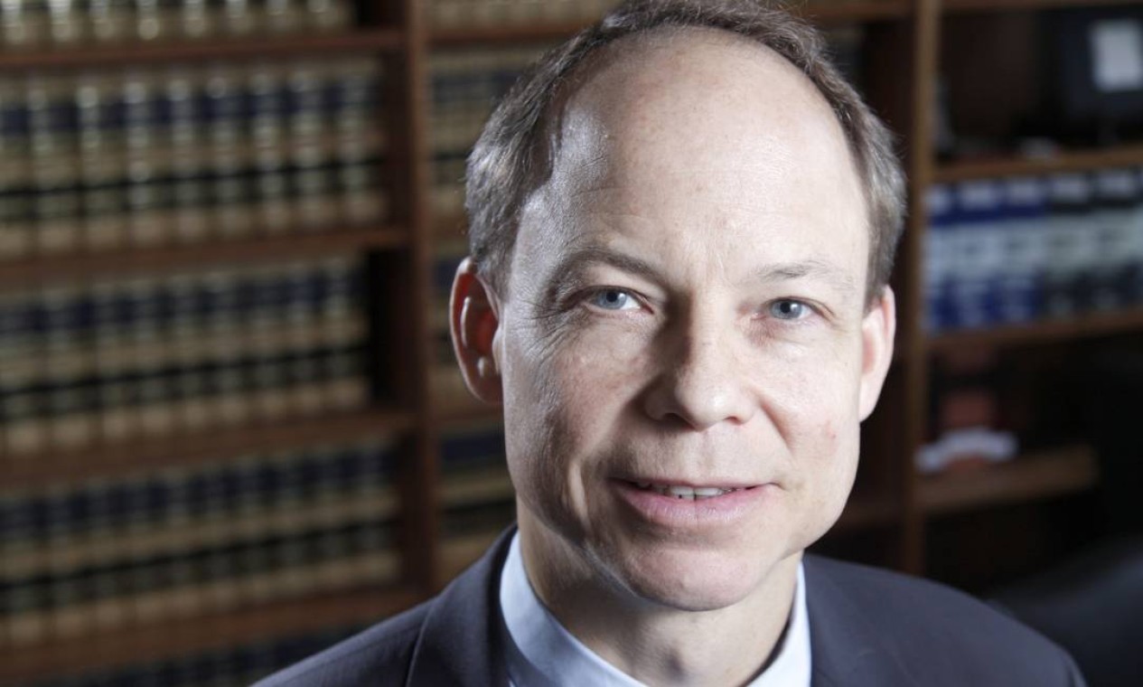 Juiz pode ser removido por dar sentença leve para estuprador - Jornal O ...