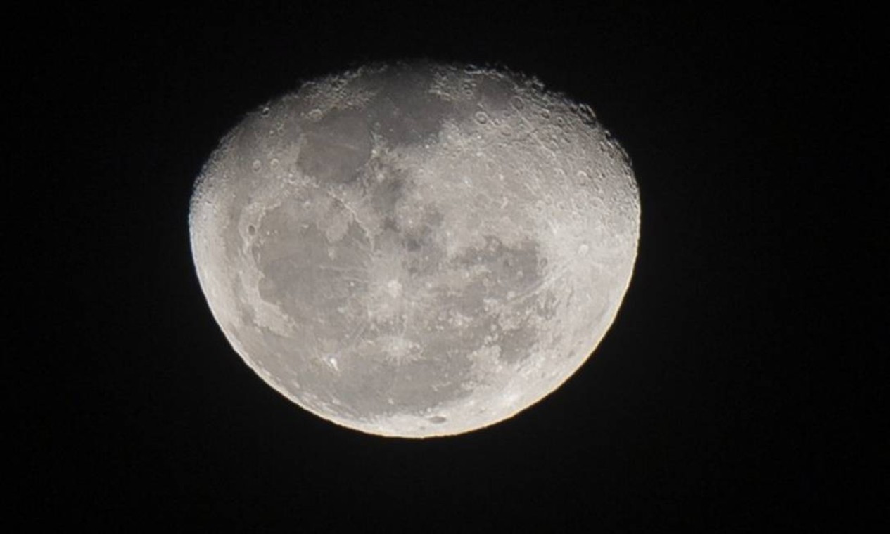 Lua é mais velha do que pensávamos, revela estudo - Jornal O Globo