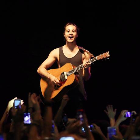 Tiago Iorc lança álbum 'Reconstrução' após período sabático, mas mantém ...