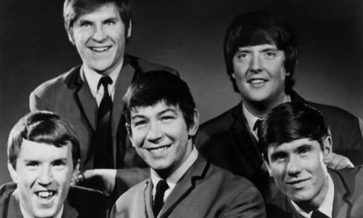Morre Hilton Valentine, guitarrista da banda The Animals - Jornal O Globo