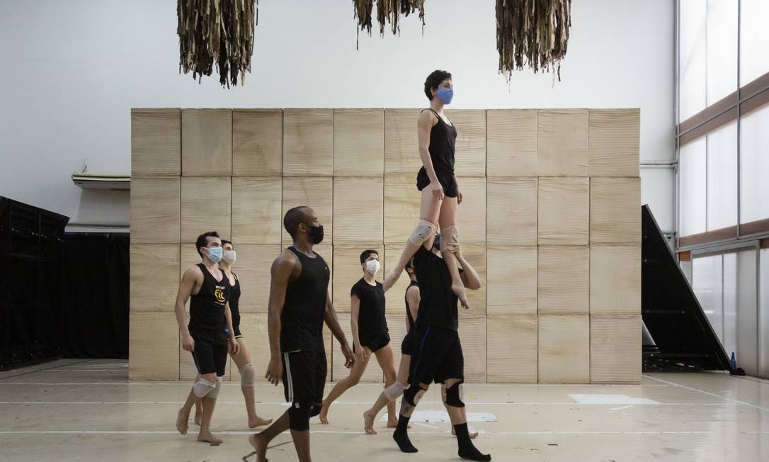 Principais companhias de dança do Brasil investem em solos e duos para ...