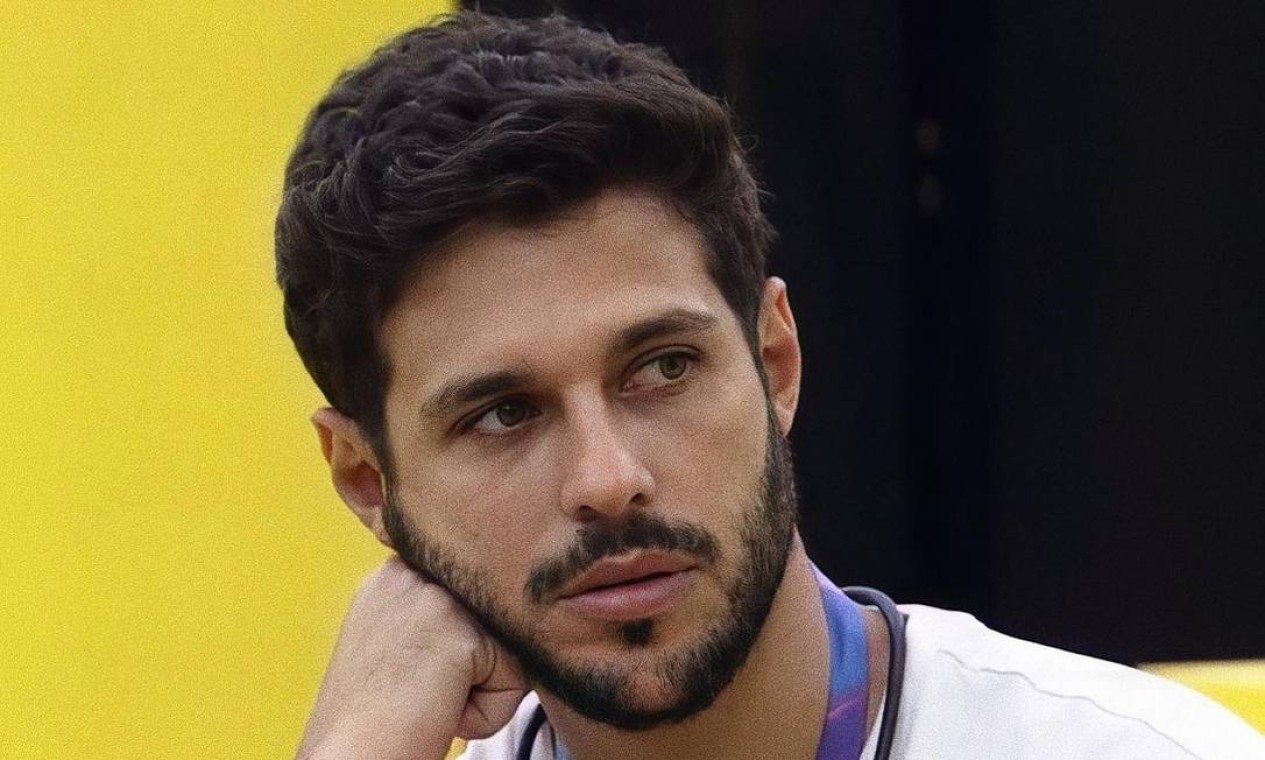 Rodrigo Mussi, do 'BBB 22', já se movimenta pelo quarto e faz ...