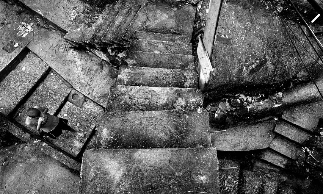 Fotógrafo Thiago Facina registra as escadas de favelas do Rio - Jornal ...