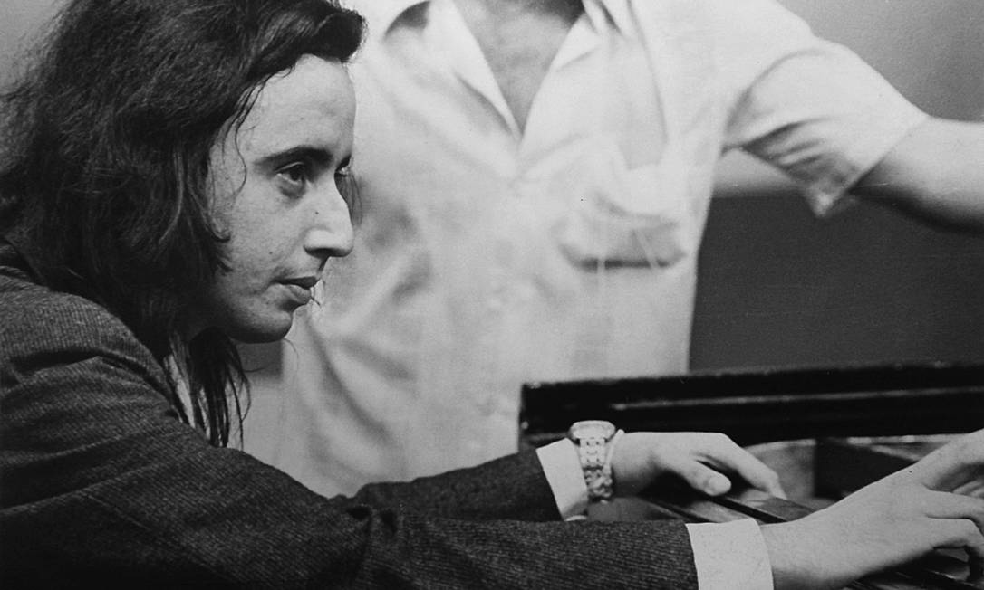 Morre aos 70 anos Guilherme Vaz, pioneiro da arte conceitual carioca ...