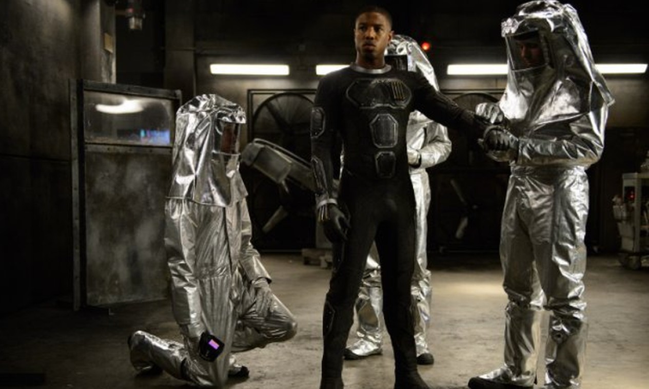 Ator negro responde a críticas sobre interpretar o Tocha Humana, papel ...