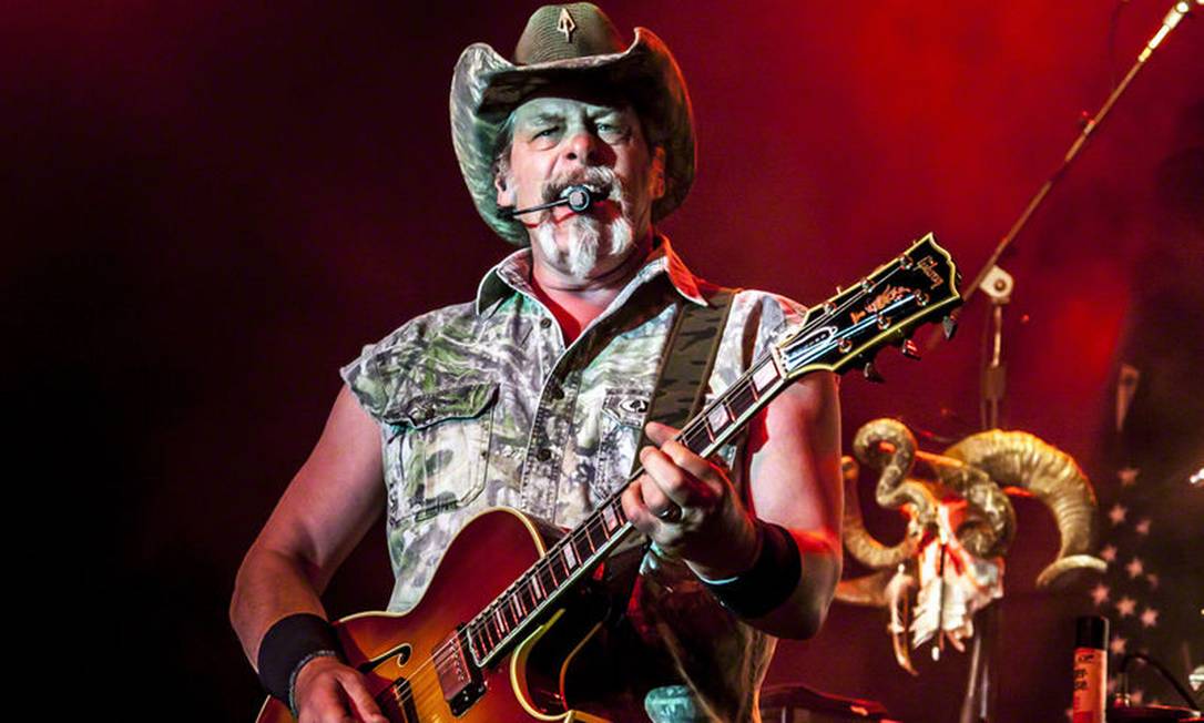 Ted Nugent diz que a história envolvendo a morte do leão Cecil é 'uma ...