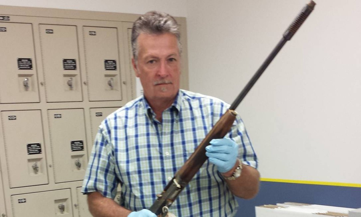 Polícia de Seattle divulga foto da arma que Kurt Cobain usou para se ...