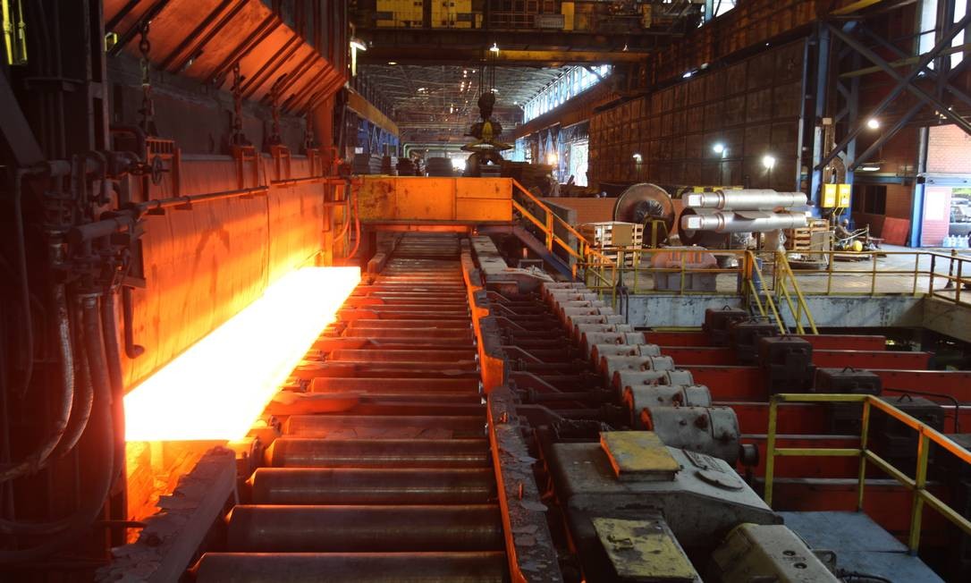 CSN interrompe demissões em usina de Volta Redonda - Jornal O Globo