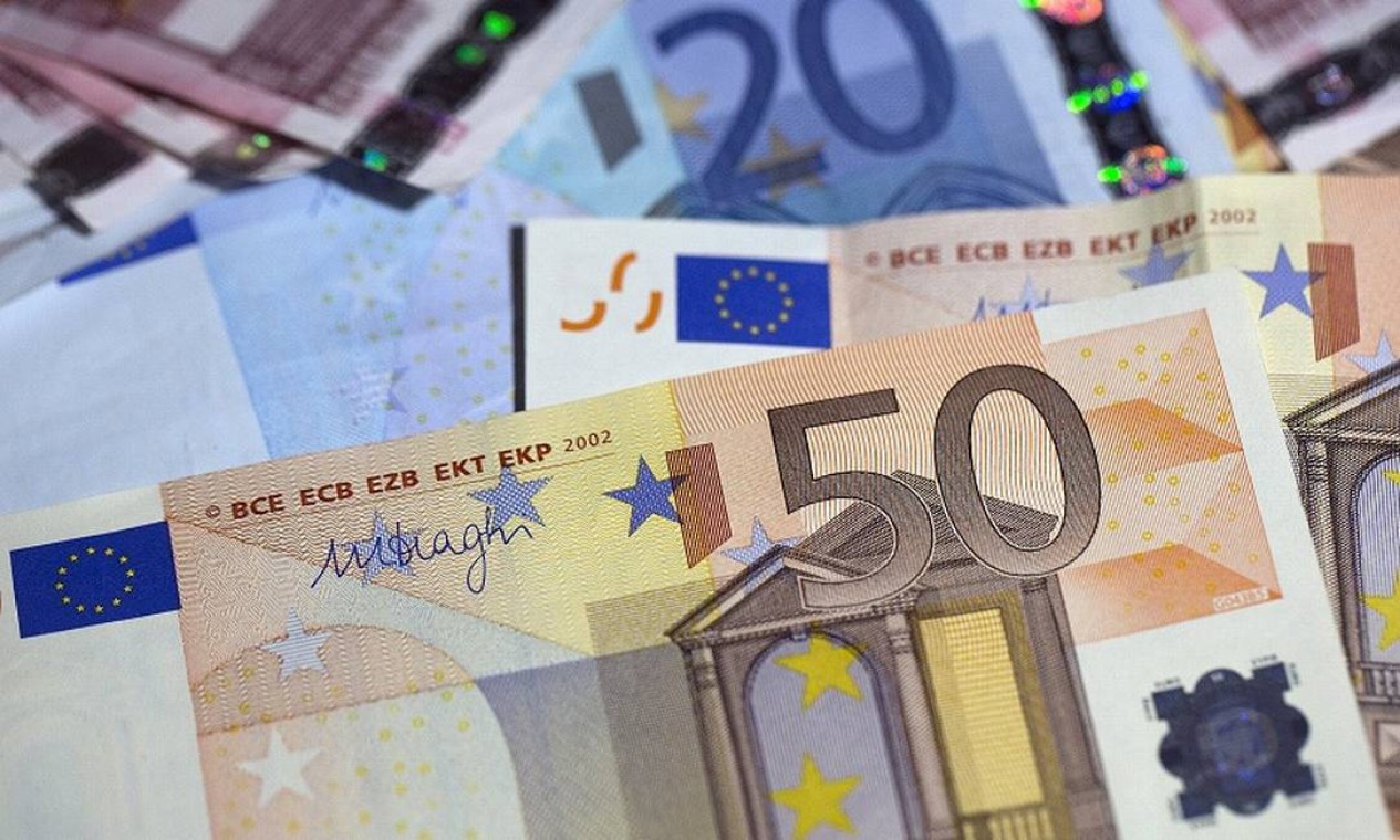 Zona do euro volta a registrar deflação em fevereiro - Jornal O Globo