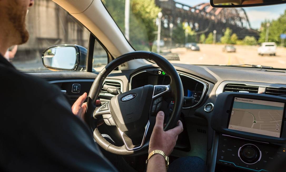 Carros autônomos do Uber ganham as ruas nos EUA - Jornal O Globo