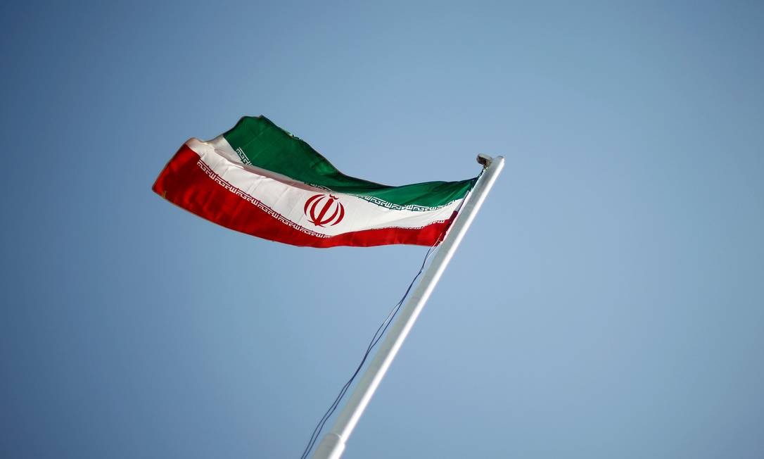 Produção de petróleo do Irã se aproxima de 3,9 milhões de barris ...