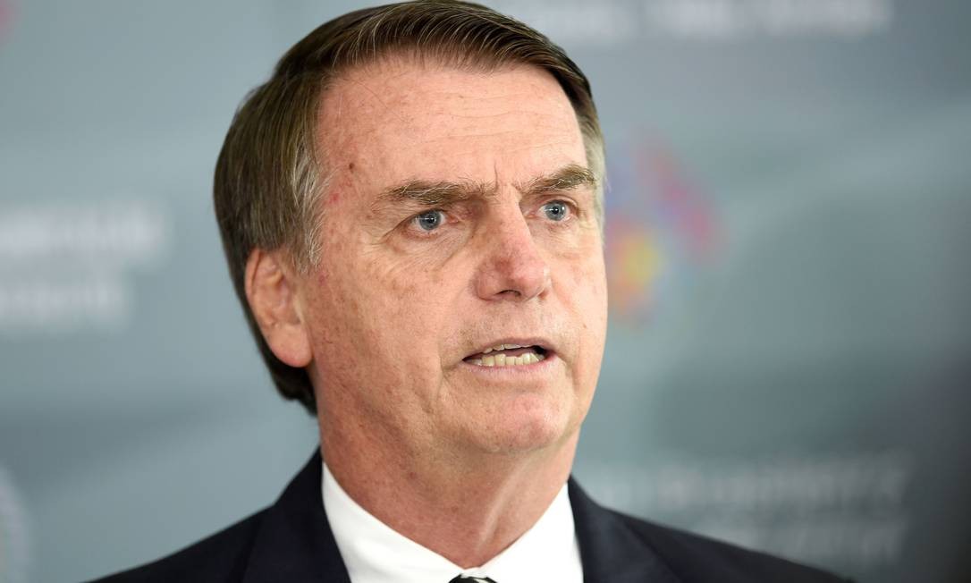Previdência: Bolsonaro define idade mínima de 65 anos para homens e 62 ...