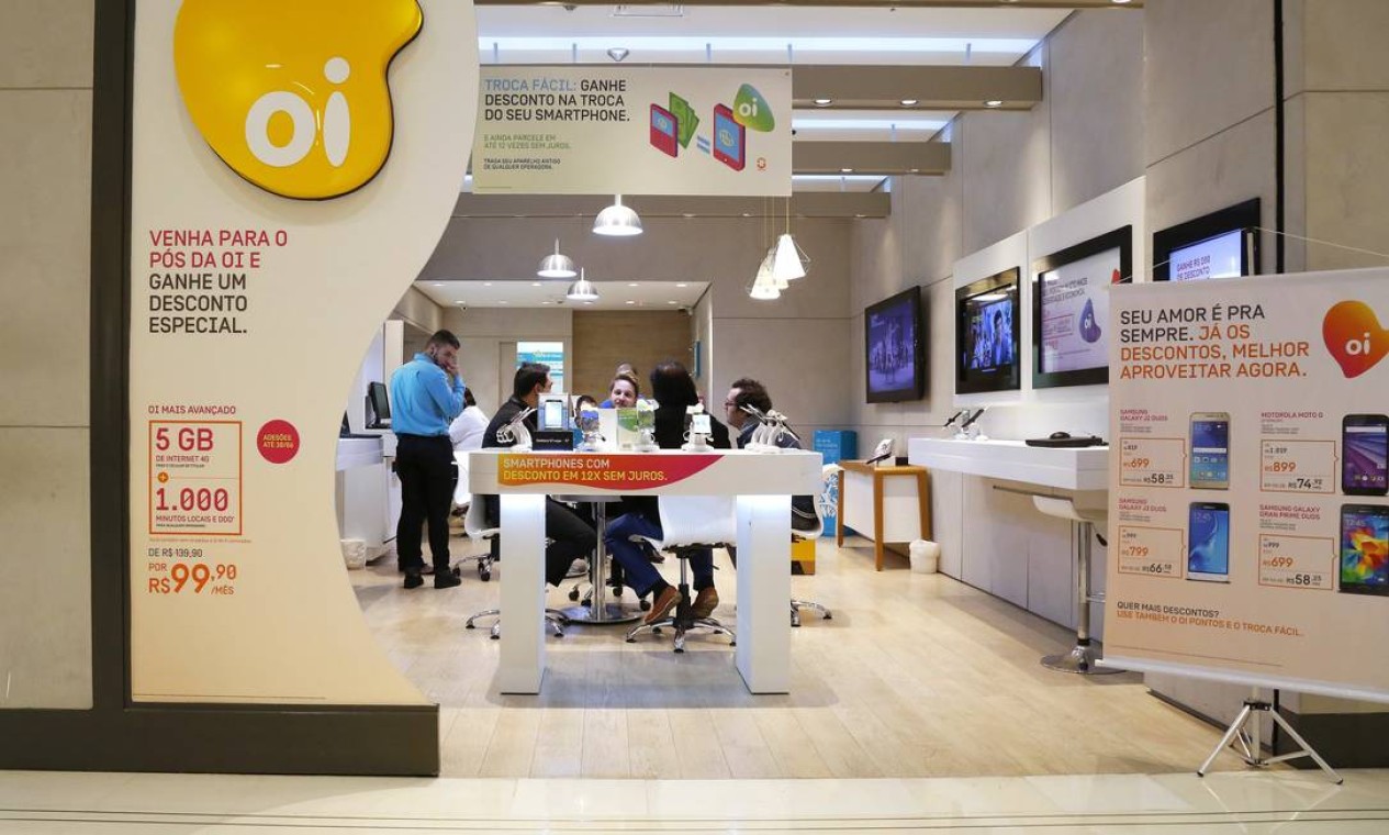 Celular da Oi: Entenda como TIM, Vivo e Claro planejam dividir clientes ...