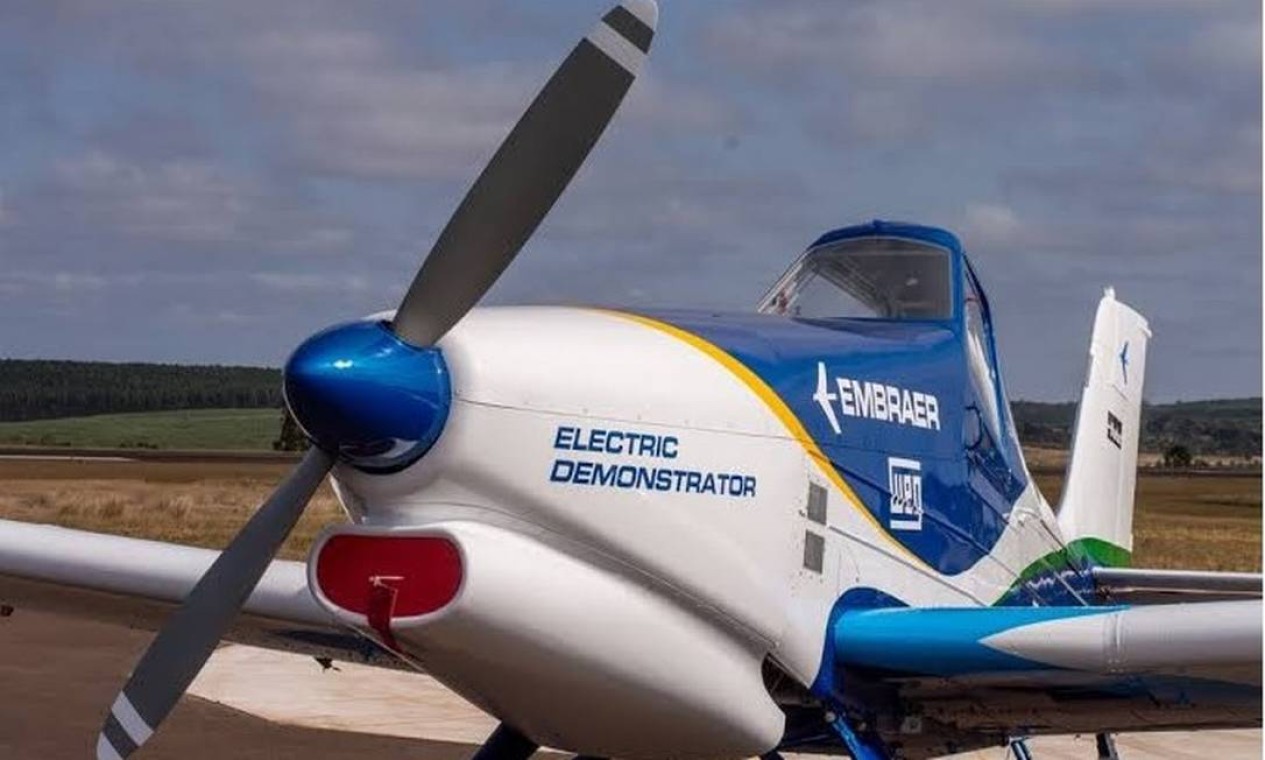 Embraer anuncia 1º voo-teste de avião elétrico e meta de zerar emissões ...