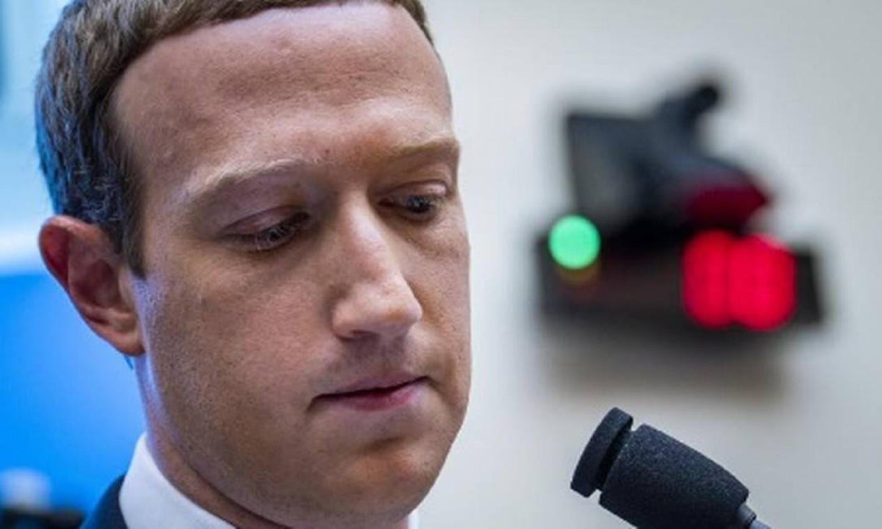 Mark Zuckerberg deixa a lista da Bloomberg dos dez maiores bilionários ...