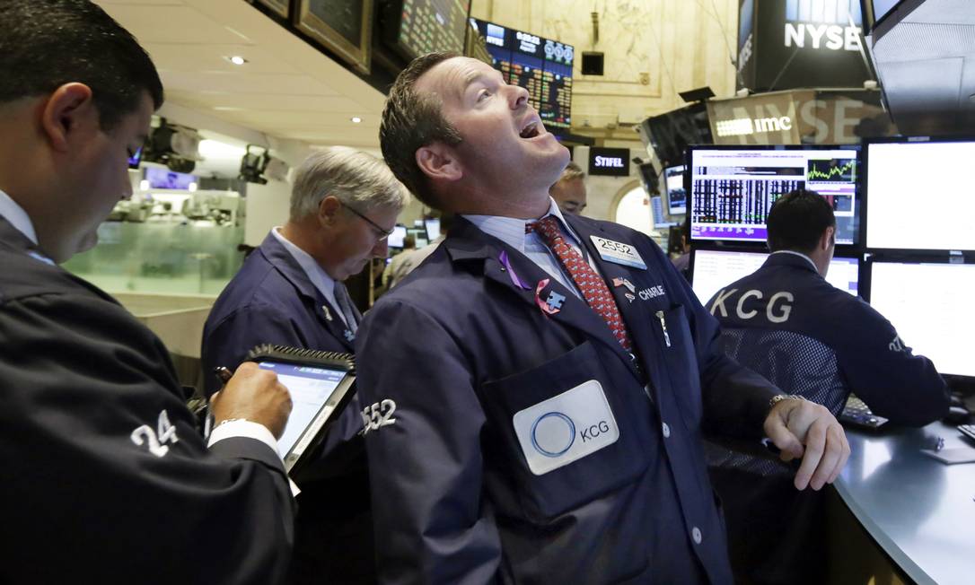 Susto com a China aumenta volatilidade e leva Wall Street ao maior ...