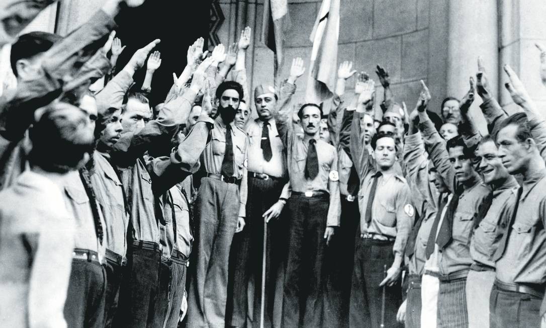 Não ficção | 'O fascismo em camisas verdes: do Integralismo ao ...