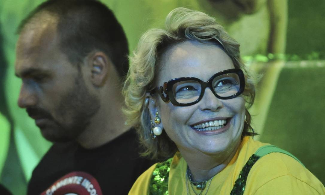 A jornada eleitoral de Rogéria, a matriarca Bolsonaro - Época