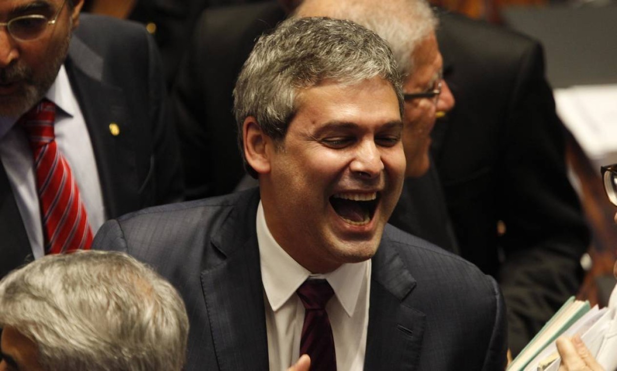 Lindbergh Farias de volta ao Brasil e à política - Época