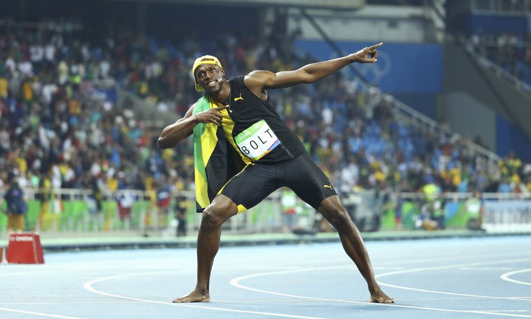 Mais veloz que o raio só...a internet: Redes comemoram tricampeonato de ...