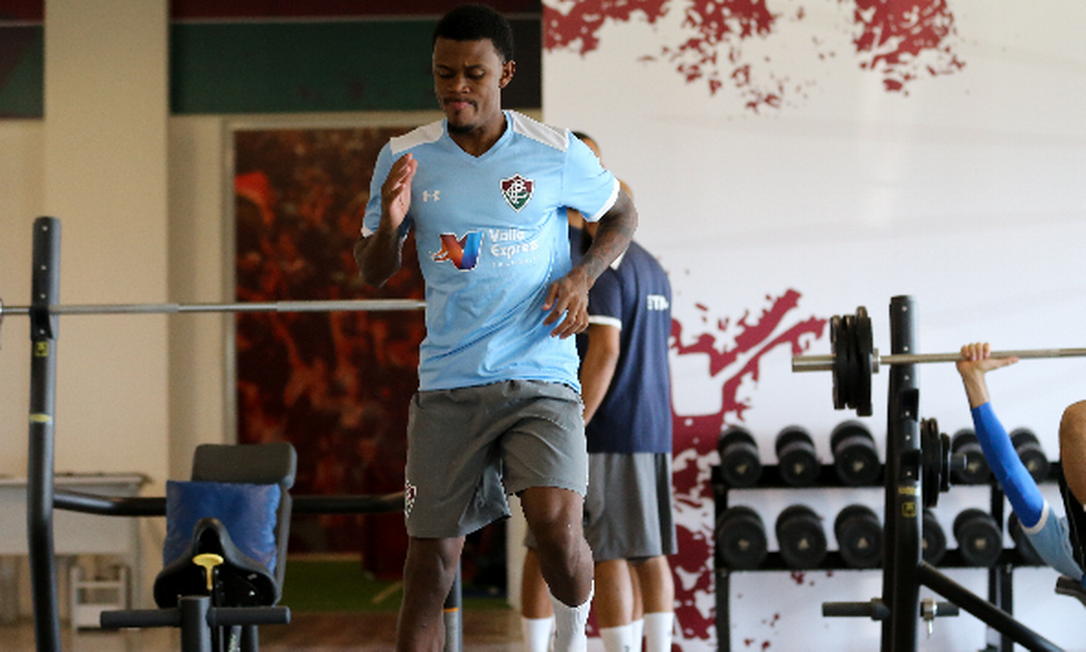 Após contusão, cirurgia e até agressão, Calazans ainda treina para ...