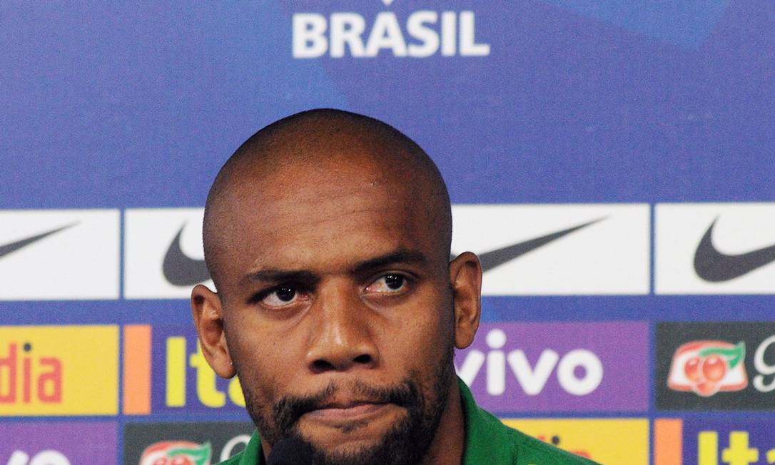 Com lesão na coxa, Maicon é cortado da seleção brasileira - Jornal O Globo