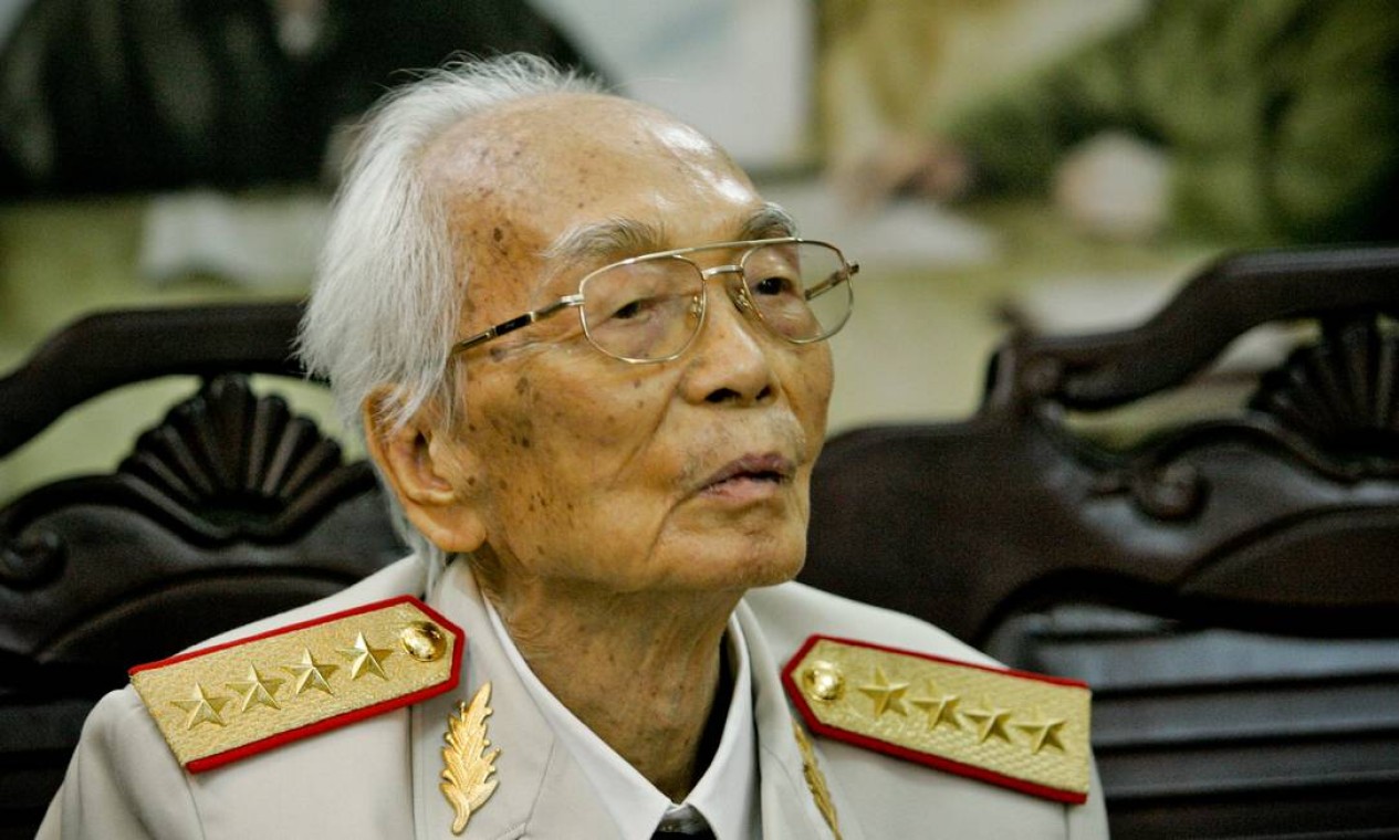 Morre o general Giap, o estrategista da vitória do Vietnã - Jornal O Globo