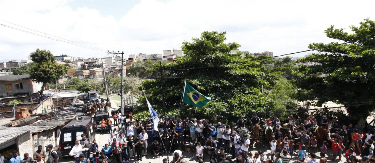 Complexo do Lins é ocupado para implantação de duas novas UPPs - Jornal ...