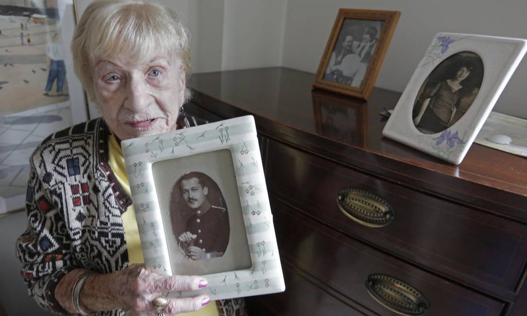 EBay pede desculpas por venda de itens do Holocausto - Jornal O Globo