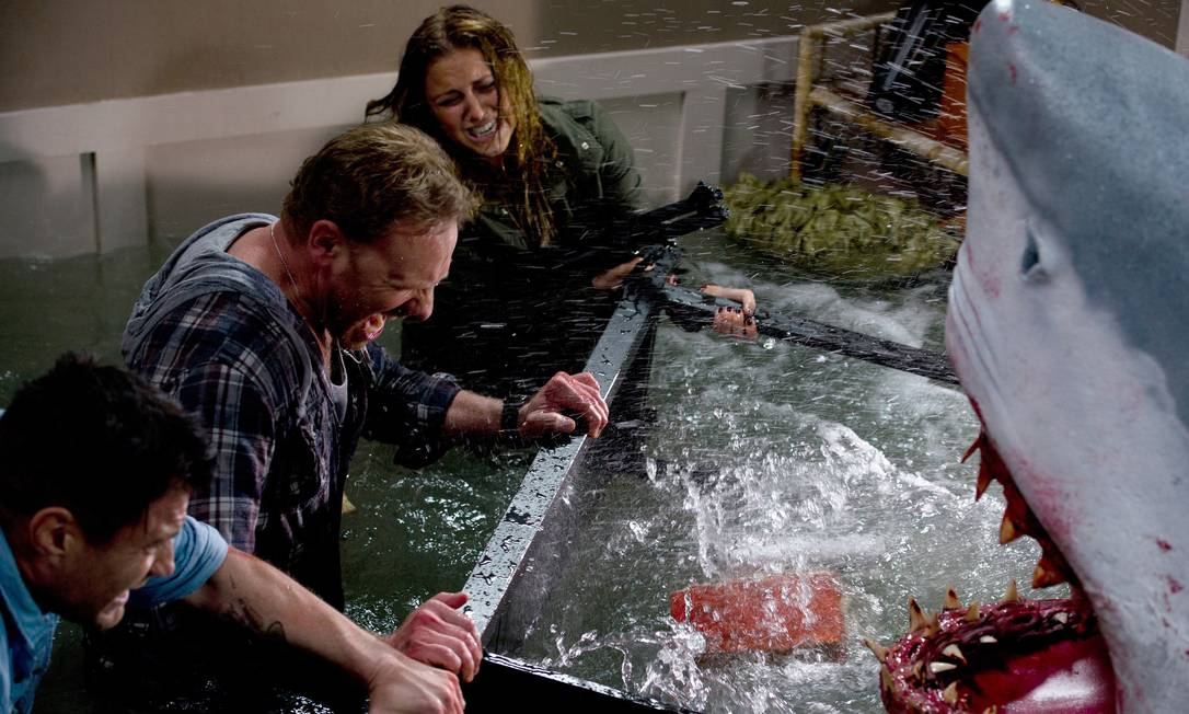 Depois de repercutir na internet, o insano telefilme ‘Sharknado’ estreia no Brasil - Jornal O Globo
