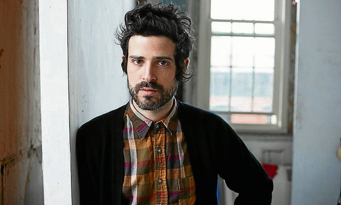 Devendra Banhart leva sua música sentimental ao Circo Voador - Jornal O ...