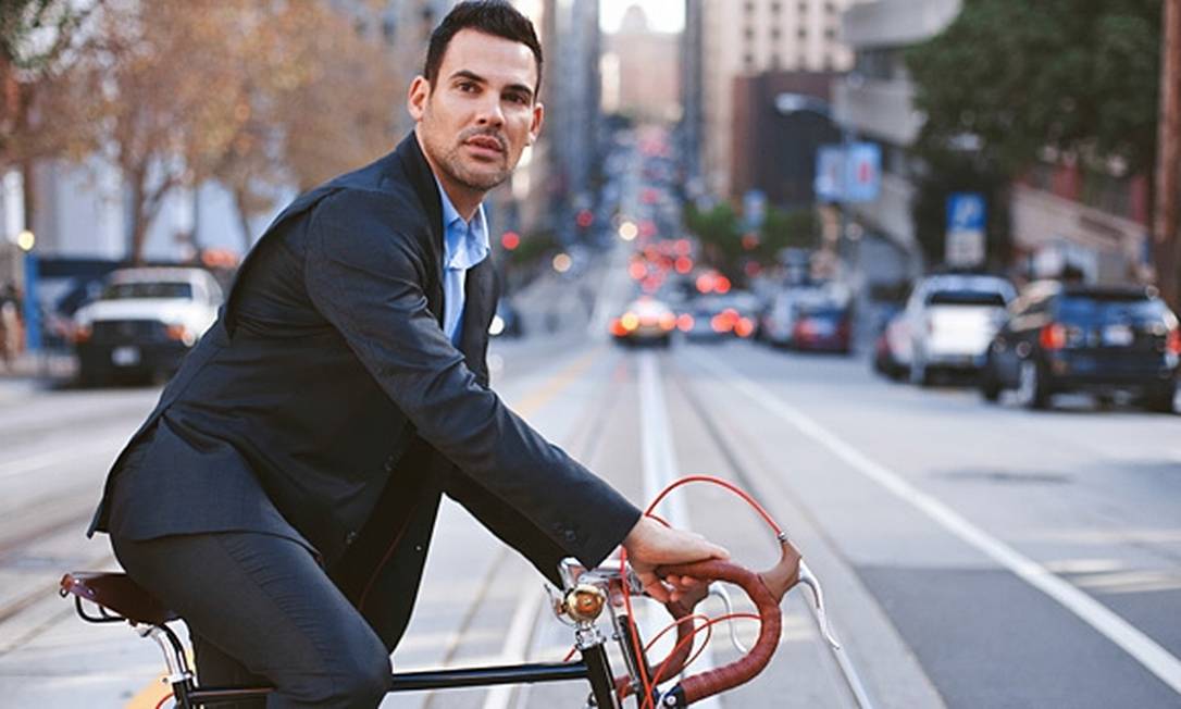 Grife americana cria terno para quem vai trabalhar de bike - Jornal O Globo