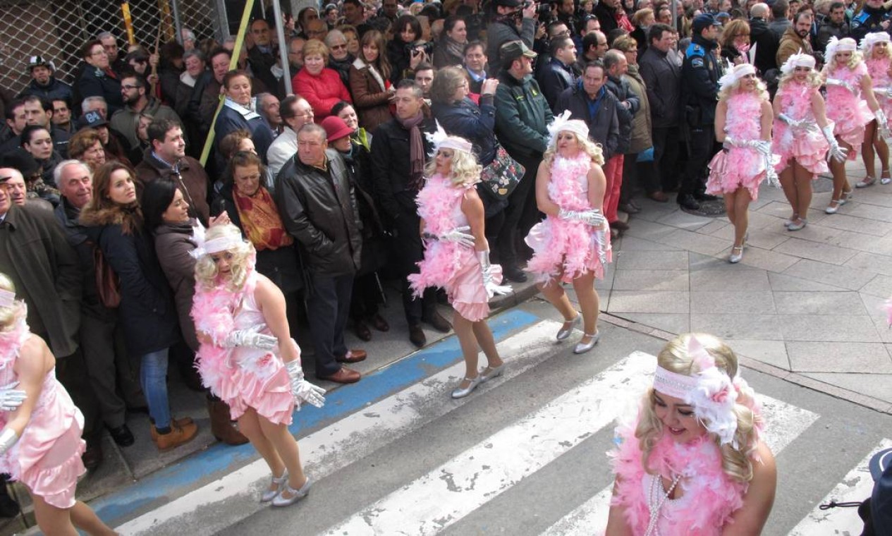 Desfile de carnaval em Lalín - Jornal O Globo