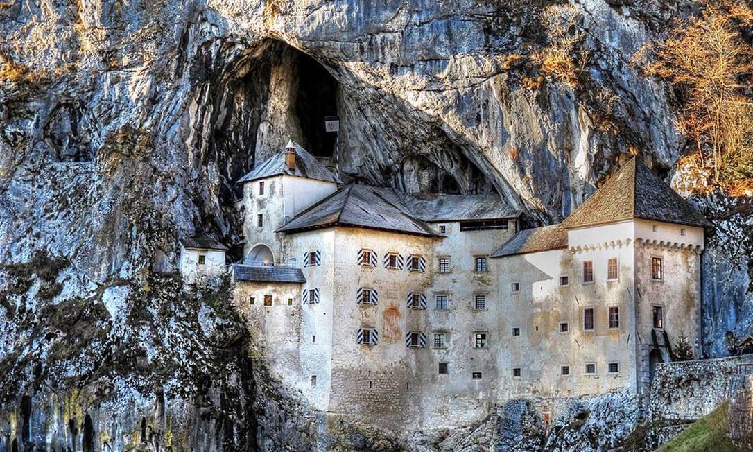 Imagem do dia: no meio da pedra, um castelo - Jornal O Globo