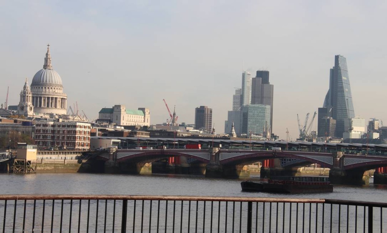 A Queen's Walk de Londres: um passeio do Big Ben ao The Shard - Jornal ...
