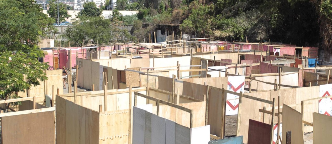 Barracos já ocupam toda área da Favela da Oi, no Engenho Novo - Jornal ...