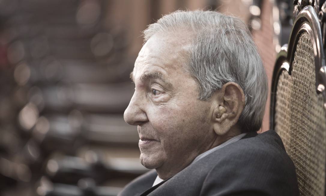 Zarur tenta retornar à Santa Casa, mas é impedido pela Justiça do Rio ...