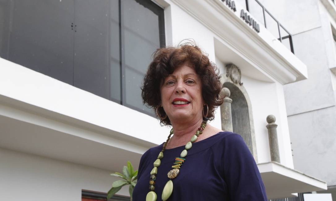 Diretora da Casa Laura Alvim sempre antenada às artes - Jornal O Globo