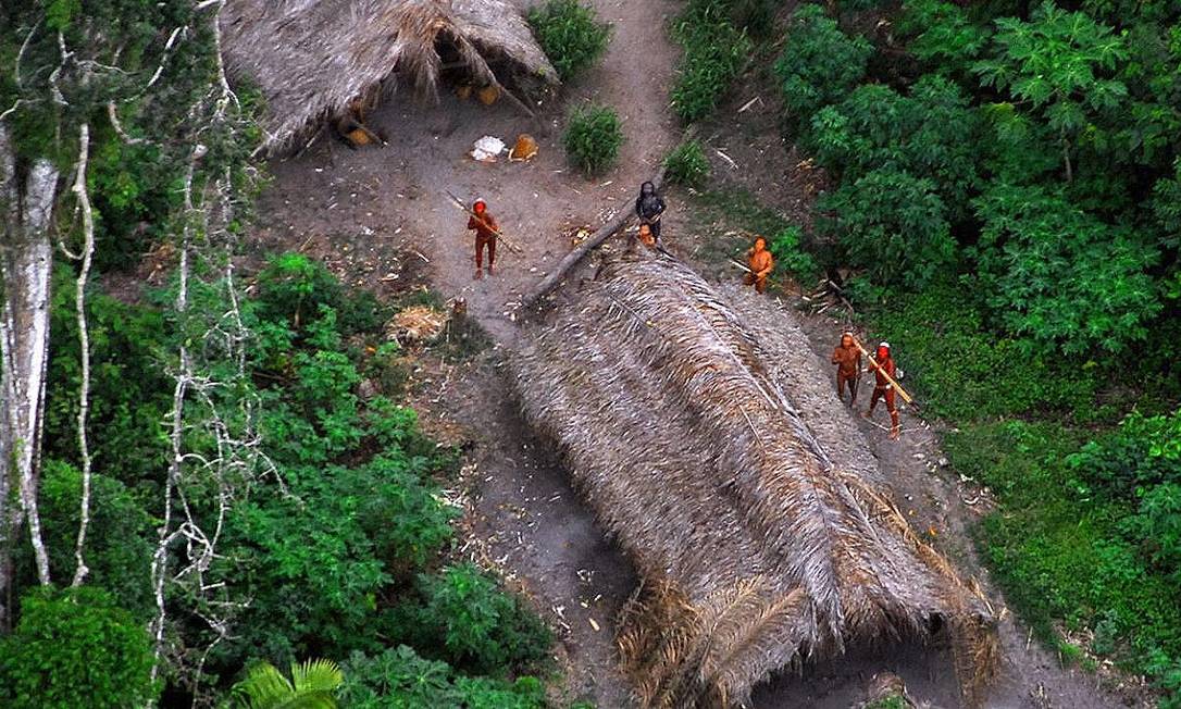 Pesquisadores acham tribo isolada na Amazônia com Google Earth - Jornal ...