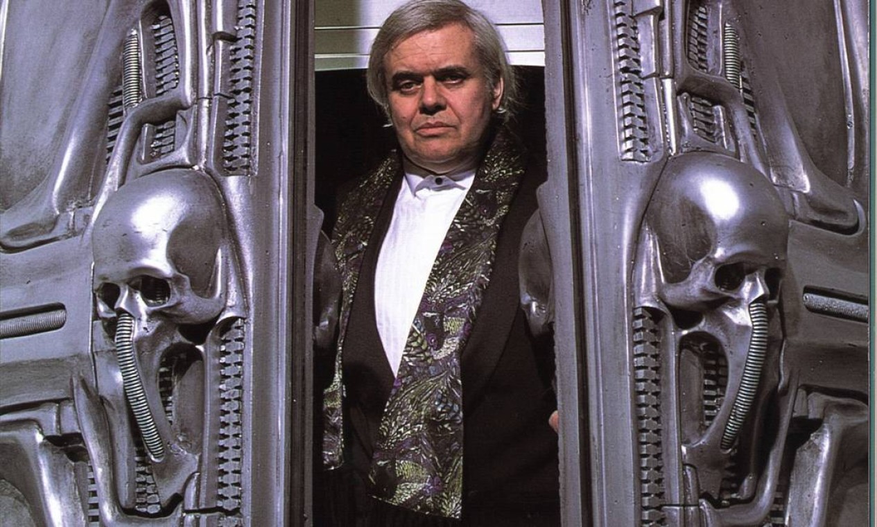 H.R. Giger, designer suíço criador do Alien, morre aos 74 anos - Jornal ...