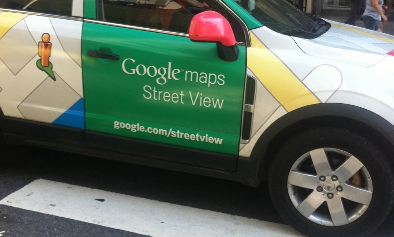 Carro do Google Street View para em cima de faixa de pedestre - Jornal ...