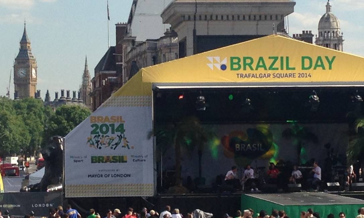 ‘Brazil Day’ reúne mais de 20 mil pessoas em praça de Londres - Jornal ...