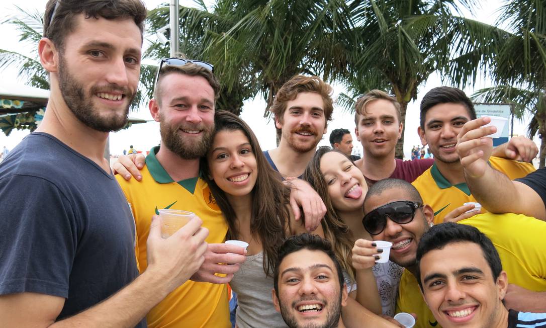 Turistas homens e solteiros entram em campo no Brasil - Jornal O Globo