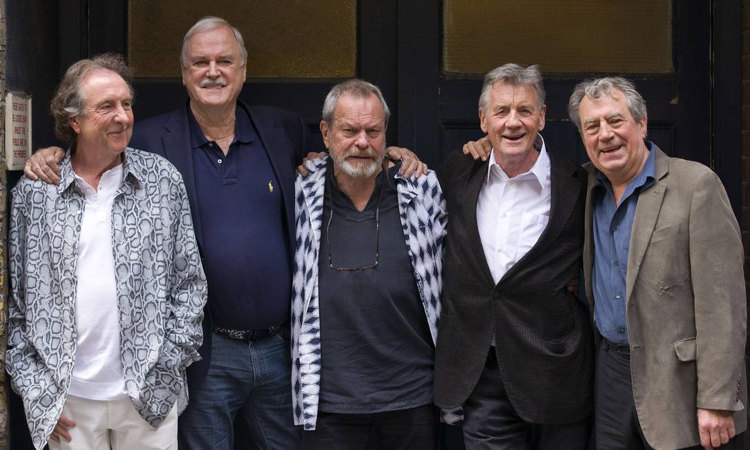 Em entrevista, Monty Python faz suspense sobre espetáculo que vai ...