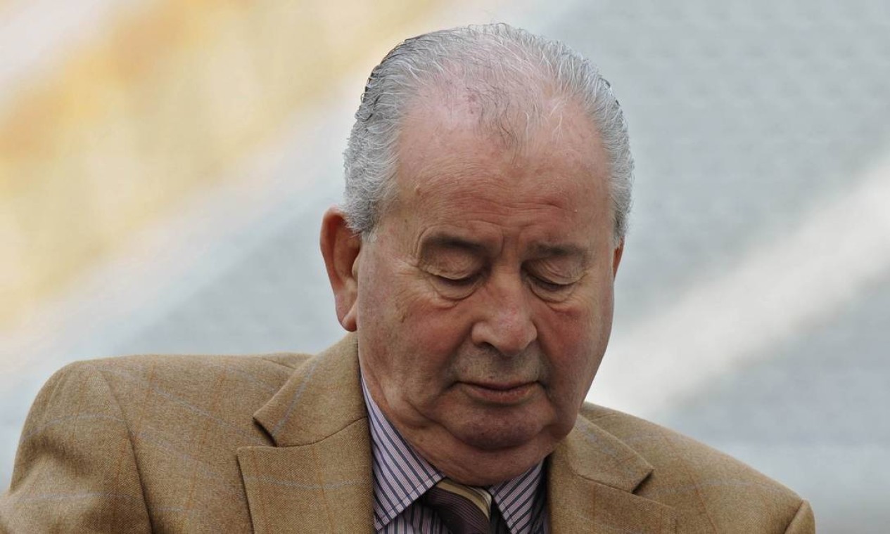 Com mão de ferro, Julio Grondona comanda AFA há 35 anos e manda nas ...