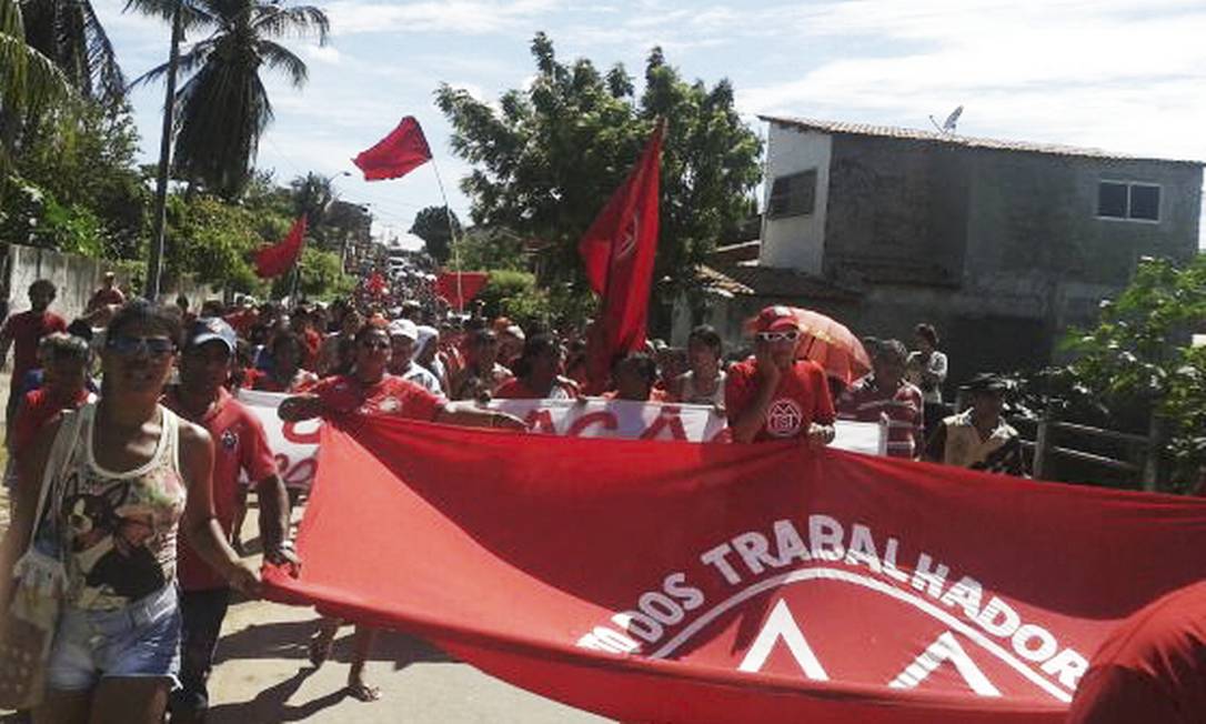 Trabalhadores sem teto protestam no Ceará, onde acontece o encontro do ...