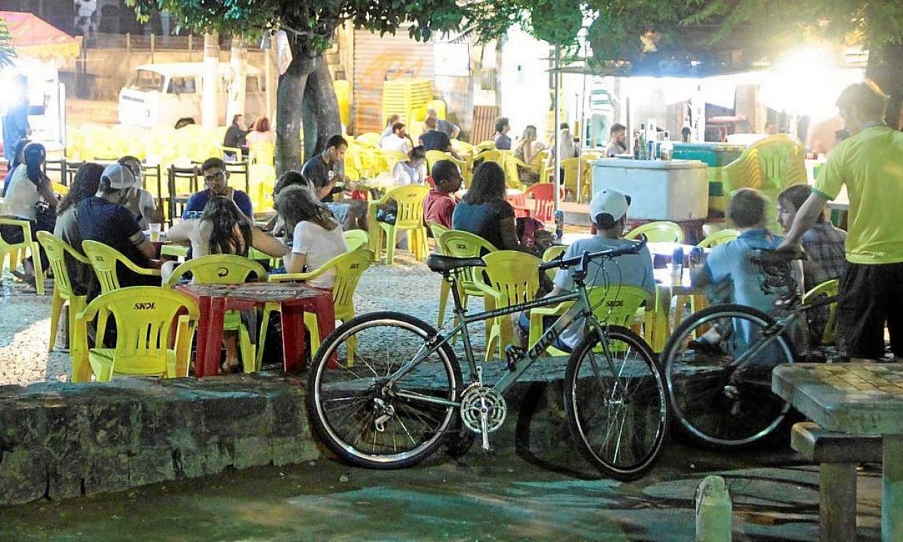 Cantareira é tomada à noite por moradores de rua, ambulantes e usuários ...