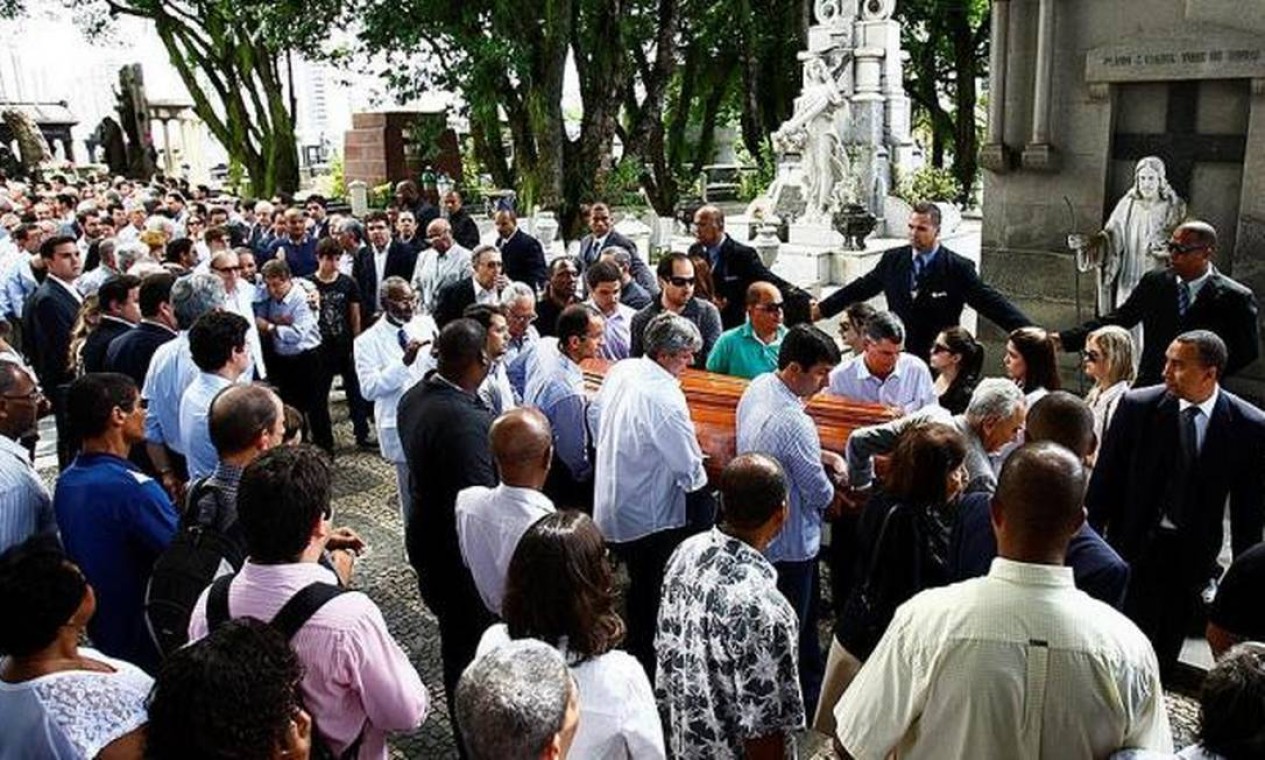 Corpo do empresário Norberto Odebrecht é enterrado em Salvador - Jornal ...