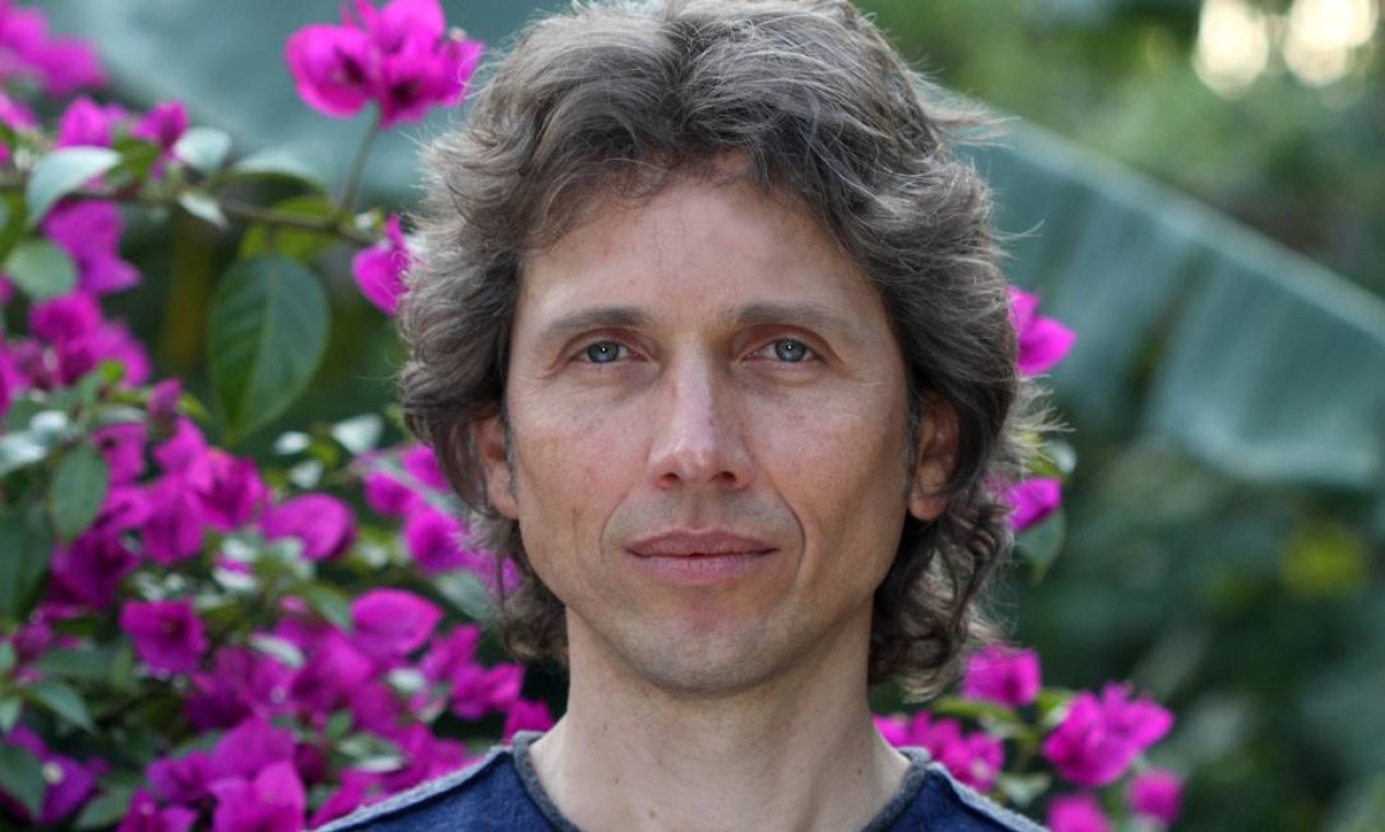 Empresário revela em livro ter sido vítima de abuso sexual por ex-padre ...